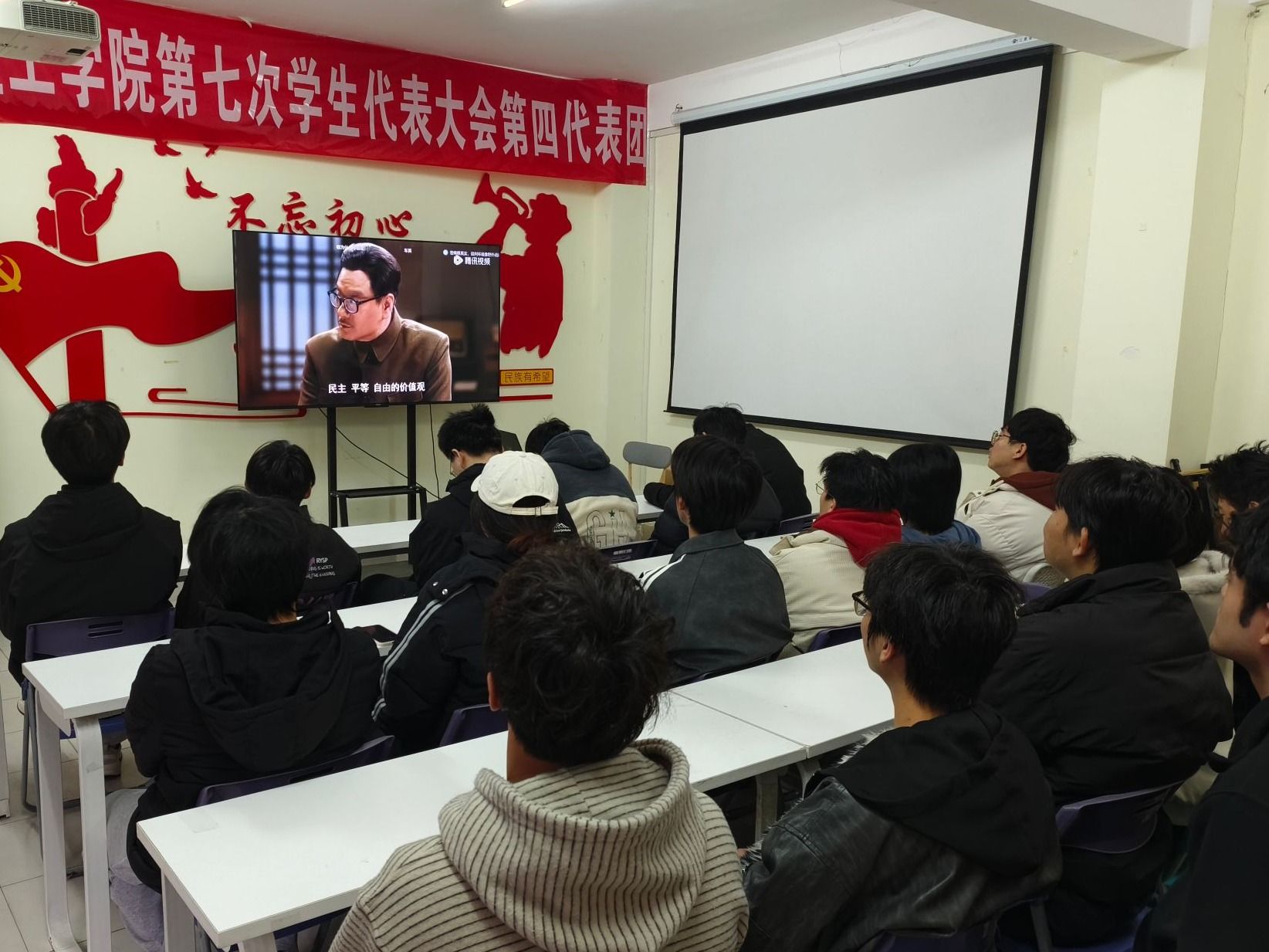 【思政教育】红色光影进社区，国防教育铸信念-智能制造学院